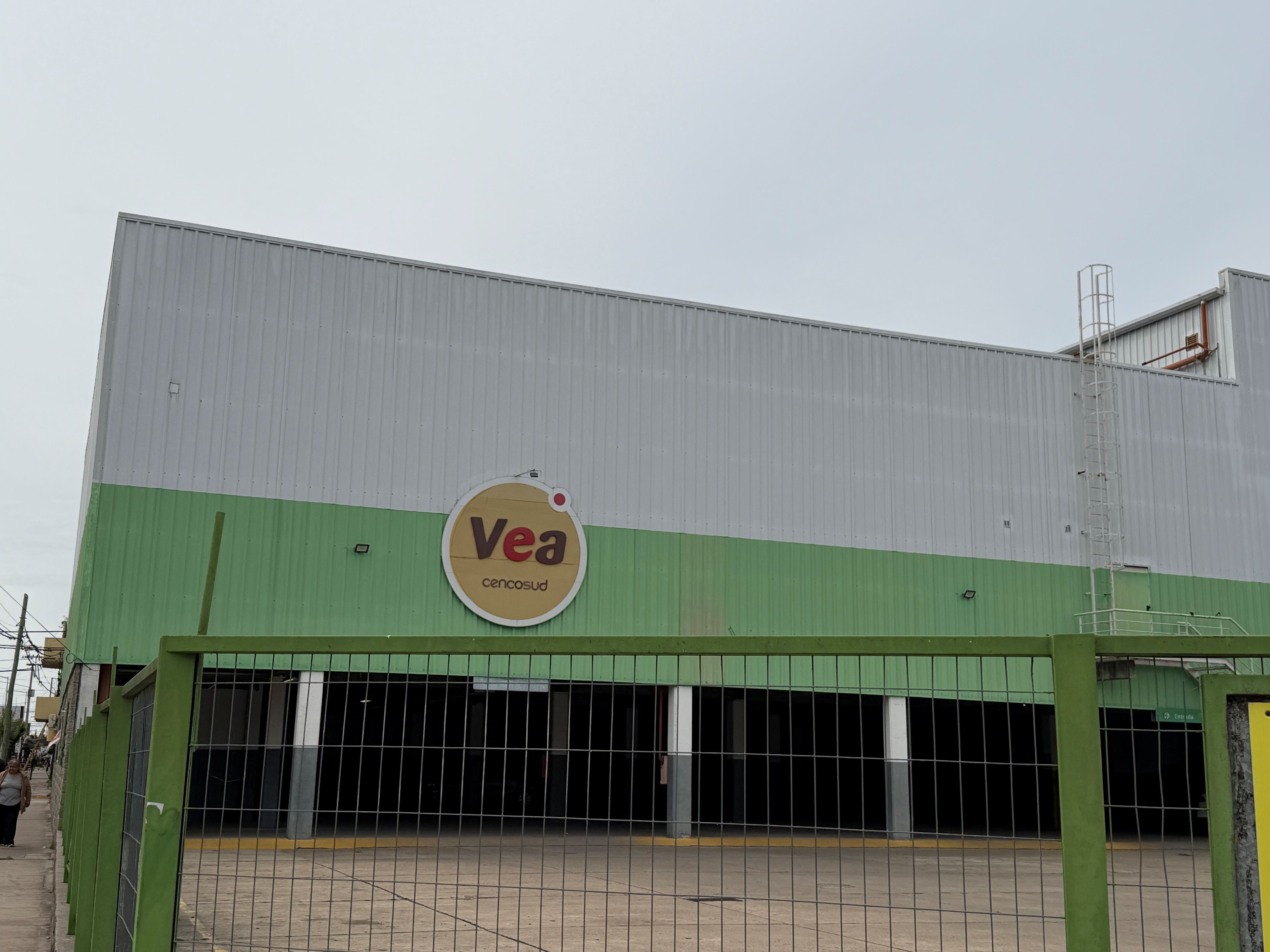 Cierre del Vea: el jueves se reúnen los dueños del edificio con ...